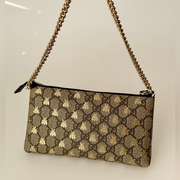 Gucci | Bags | Gucci Gg Supreme Monogram Golden Bees Wrist Wallet ...